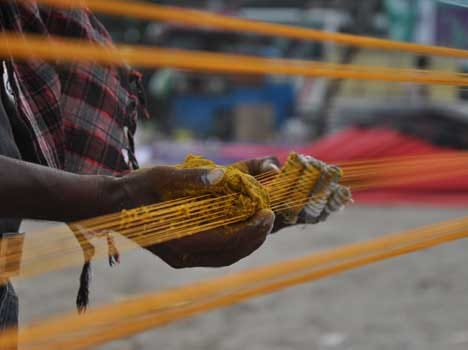 Pic:जम्मू में कैसे बनाया जाता है सबसे अच्छा मांझा - Manja Making In ...