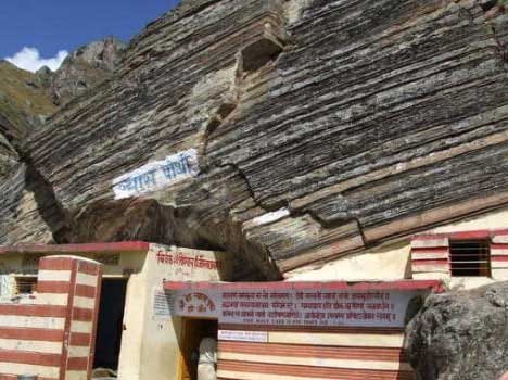 कभी इसी गुफा में रहा करते थे भगवान गणेश - Ganesh Cave In Mana Village ...