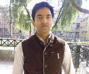 जनसेवा का भाव जागा और बन गए आईएएस - Ias Rakesh Kumar Prajapati - Amar ...