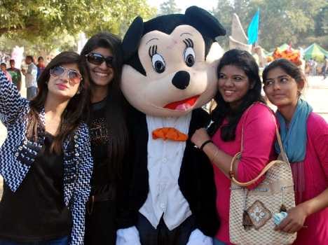 मिकी माउस, डोरेमोन और छोटा भीम को देखना चाहेंगे - Mickey Mouse ...