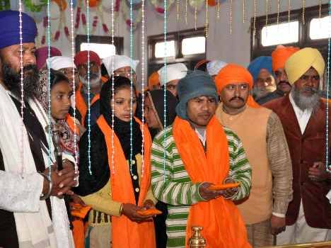 Religion Changes: 128 People Became Sikh From Christian In Punjab ...