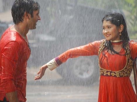 Ten Romantic Scene In Tv Serials - Amar Ujala Hindi News Live - बारिश ...