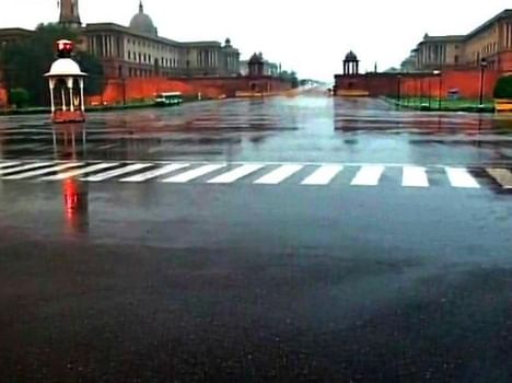 Pics:दिल्ली में रात से हो रही बारिश से डेंगू का खतरा बढ़ा - Photos: The ...