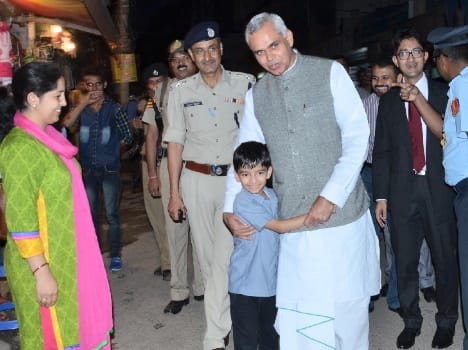 तस्वीरों में देखिए, जब हर कोई हुआ राज्यपाल की सादगी का कायल - Governor Of Himachal Pradesh ...