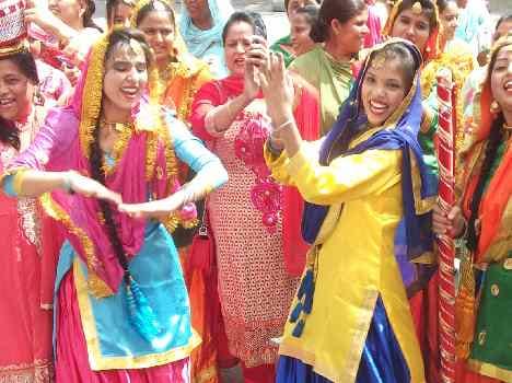 Gurmeet Ram Rahim Msg-2 In Theatre, Dera Premi Celebration - Amar Ujala ...