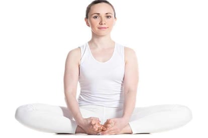 घुटनों का दर्द करता है परेशान तो दवा नहीं इन योगासन की लें मदद, मिल ...