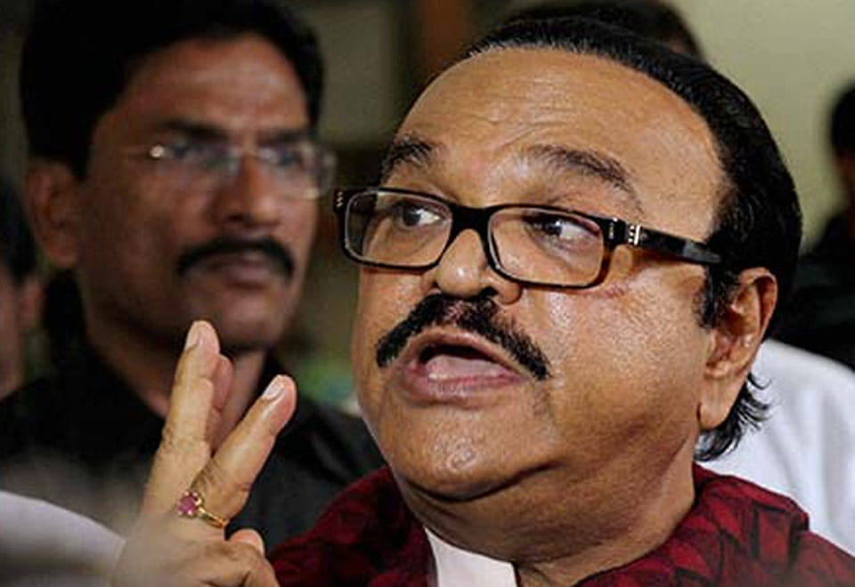 छगन भुजबल:भूमि पुत्र से गिरफ्तारी तक - Chhagan Bhujbal Profile - Amar ...