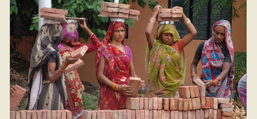 Ilo Report Worldwide Five Crore People Live In Modern Slavery - Amar ...