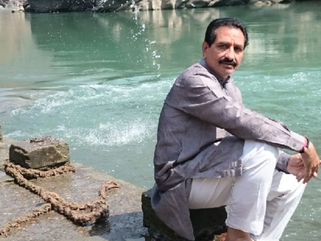 बदरीनाथ धाम पहुंचे प्रधानमंत्री के छोटे भाई पंकज मोदी, पंद्रह मिनट तक पूजा-अर्चना कर मांगा ये ...