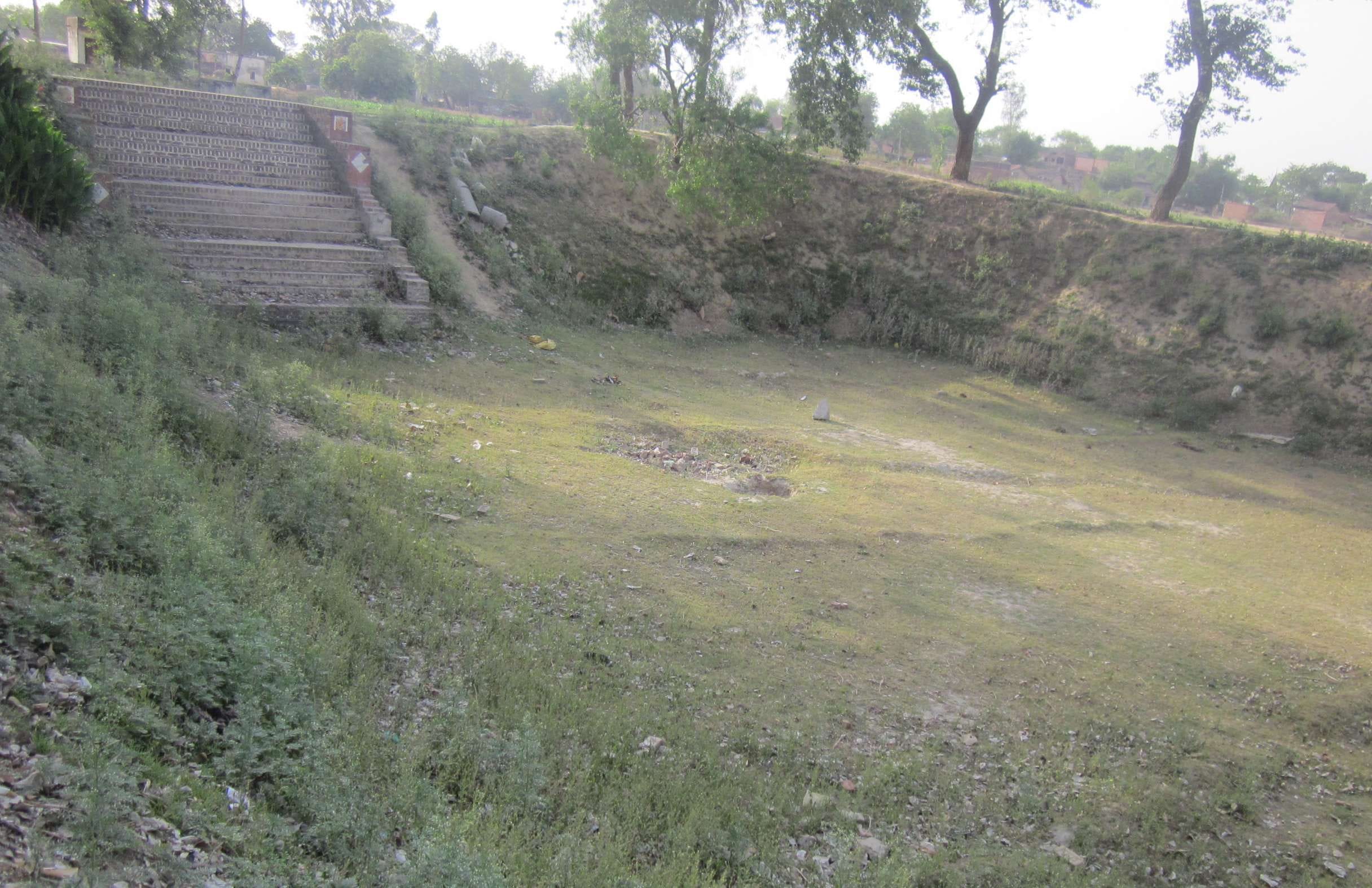 Raising Water Problem - Amar Ujala Hindi News Live - सूख गईं नदियां ...