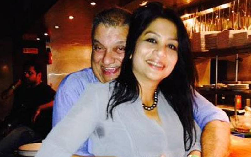 पिता के अंतिम संस्कार में शामिल होने के लिए इंद्राणी मुखर्जी को मिली ...