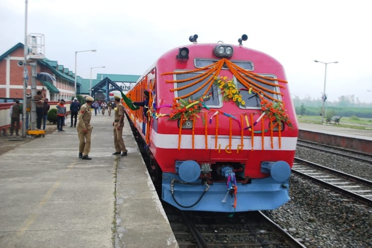 Up: State May Get Five Trains Before Lok Sabha Elections - Amar Ujala ...
