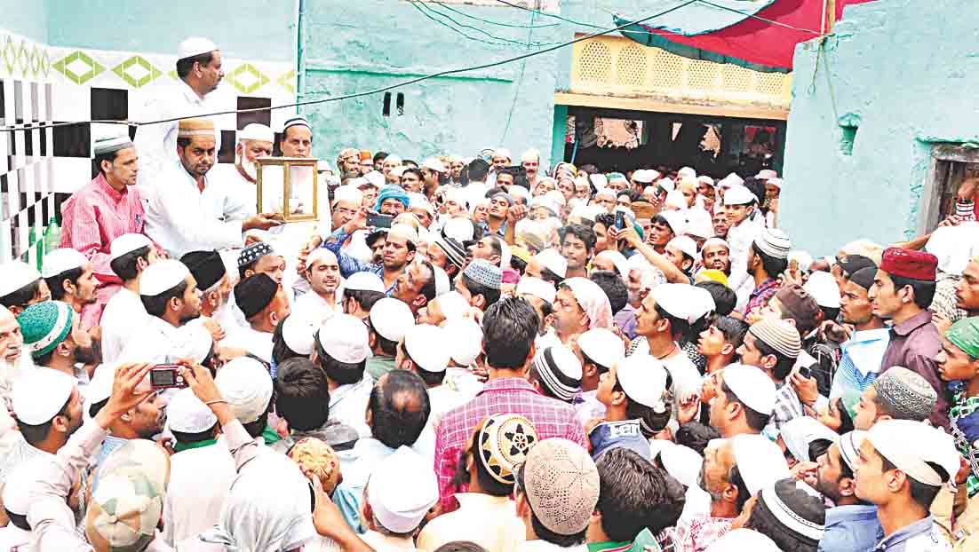 Muslim Samaj - Amar Ujala Hindi News Live - अकीदतमंदों ने की मुए मुबारक ...