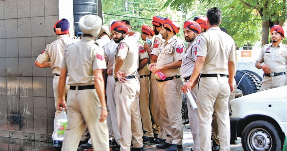 पंजाब में पुलिस नहीं गुंडों का राज, 16 बड़े गैंग, गैंगस्टर खतरनाक ...