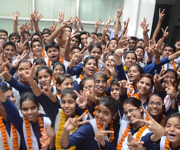 Bseb 10th Result:लड़कों ने मारी बाजी, पर टॉपर बनीं दो लड़कियां, टॉप-10 ... Bseb 10th Result:लड़कों ने मारी बाजी, पर टॉपर बनीं दो लड़कियां, टॉप-10 ...