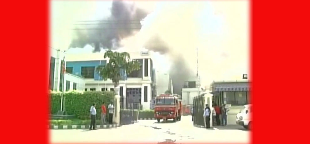 आईएमटी मानेसर की सुब्रोस कंपनी में लगी भीषण आग, 12 दमकल गाड़ियां मौके ...