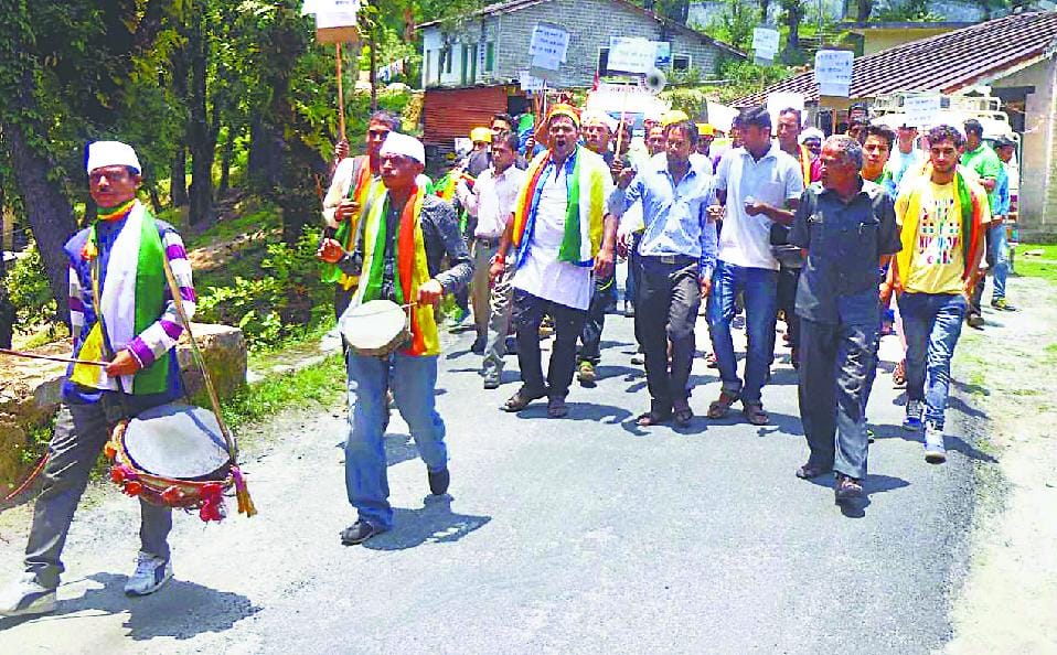 डीडीहाट जिले की मांग के लिए निकली रैली - Didihat Rally Belonged To The ...