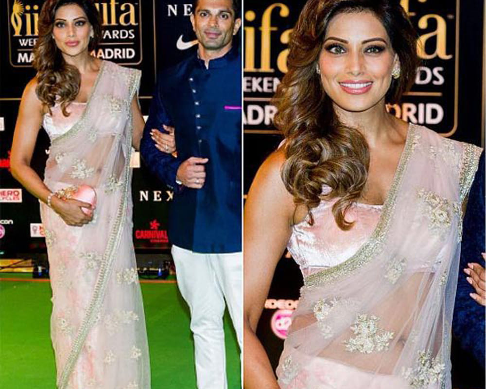 आईफा में बेतुके कपड़े पहन कर इन सितारों ने उड़वाई खिल्ली - Iifa Awards ...