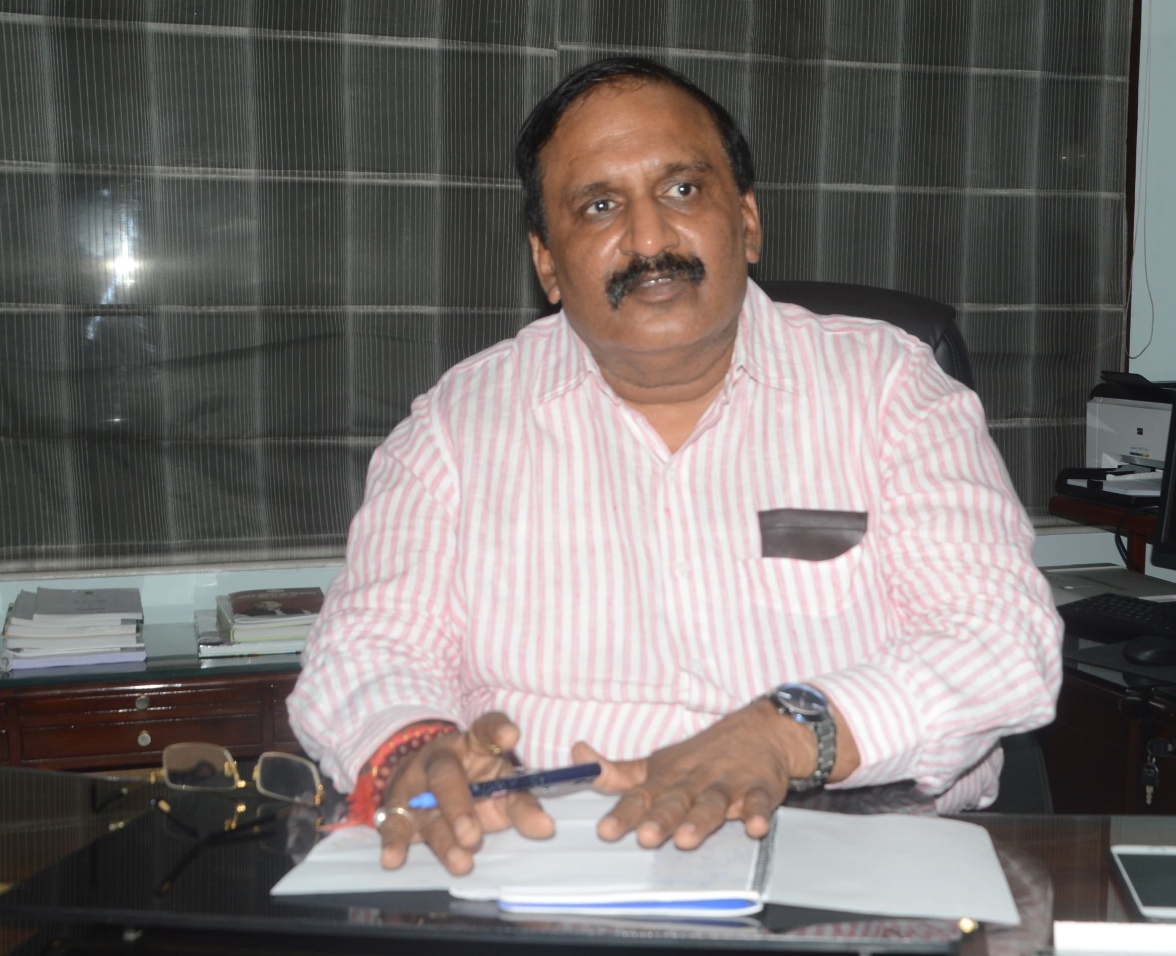 Five Ias Officers Will Retire Today - Amar Ujala Hindi News Live - यूपीः दीपक सिंघल समेत पांच ...