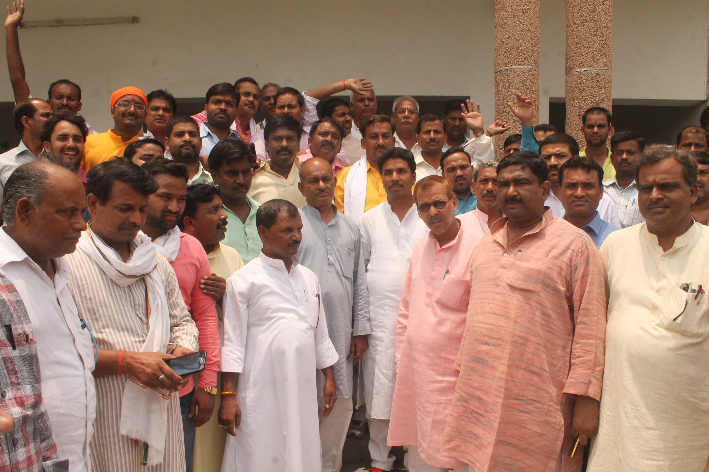 Workers Demonstrated At The Collectorate - Amar Ujala Hindi News Live ...