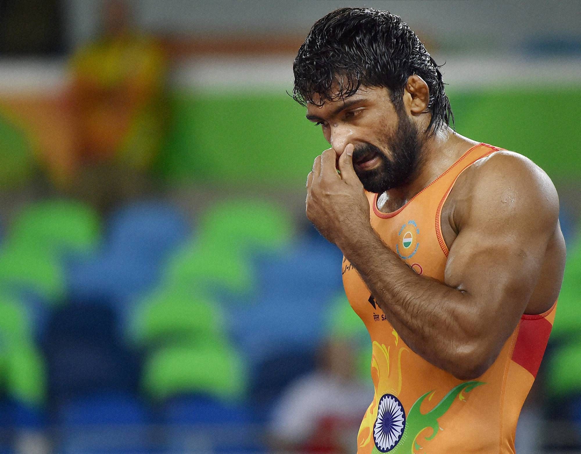 Wrestler Yogeshwar Dutt Returned Back To India From Rio, Told About New ...