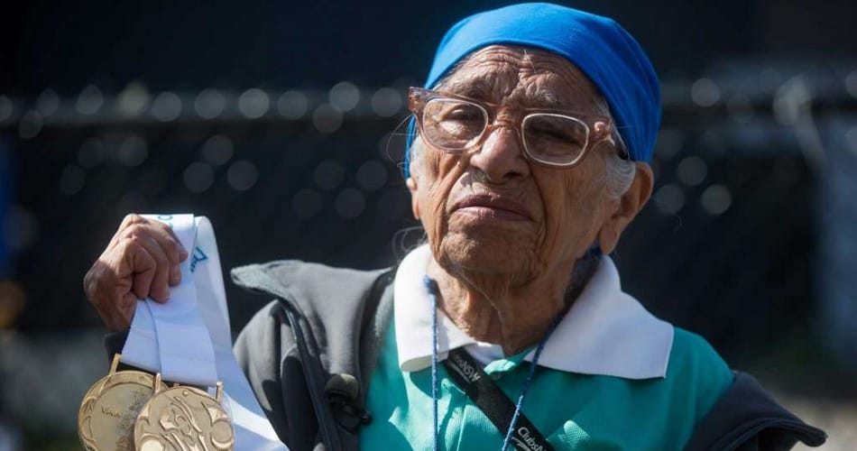 देखिए, 100 साल की गोल्ड मेडलिस्ट ने खोला तंदरुस्त रहने का राज - 100 ...