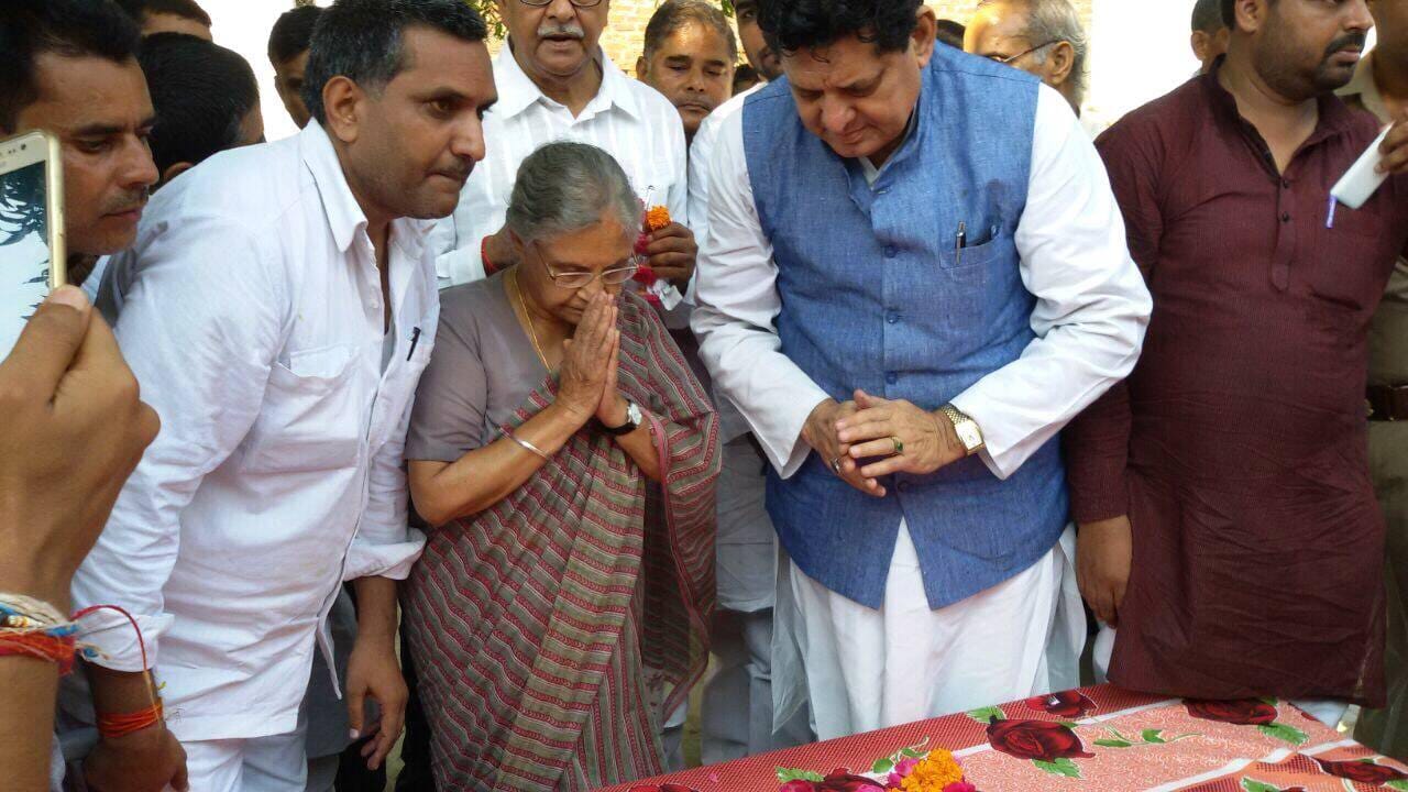 पाकिस्तान से दोस्ती के बयान पर घिरी शीला दीक्षित, चौतरफा विरोध - Sheila ...