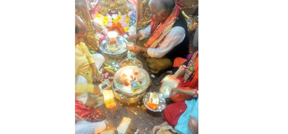 चिंतपूर्णी मंदिर के गर्भगृह में पुजारी नहीं डाल पाएंगे जेबों में हाथ ...