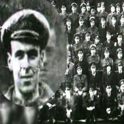 Aircraft Mechanic Freddy Jackson Ghost In A Group Photo - Amar Ujala ...