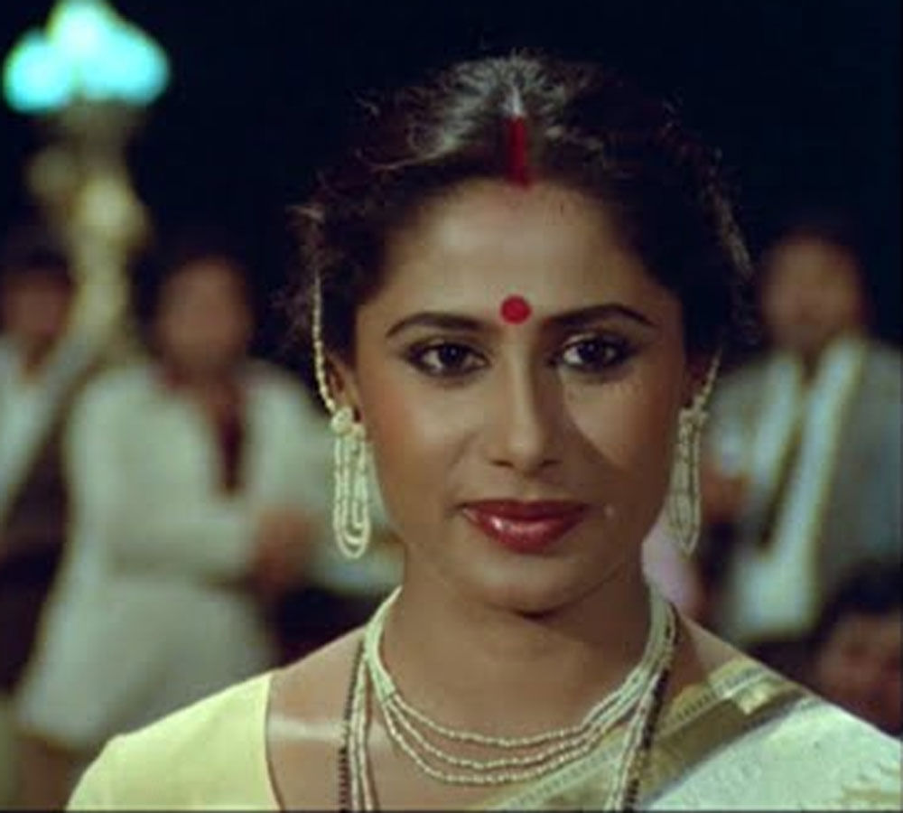 Bollywood Actress Smita Patil Birthday Special, Untold Truth ...