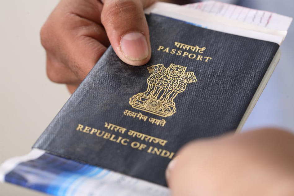 E-passports With Electronic Chip, Govt To Roll Out Soon - Amar Ujala ...