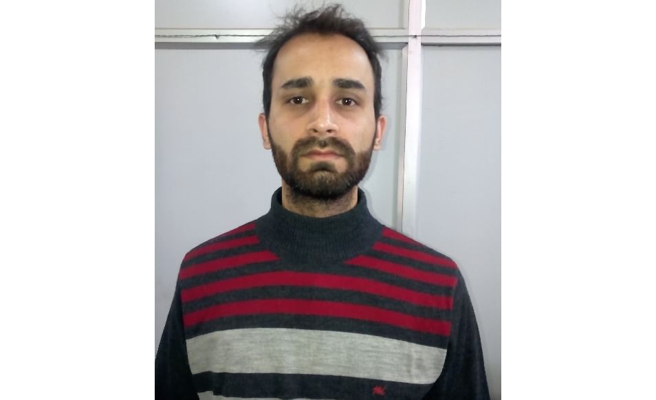 मिसाल बने पारस, इंजीनियर की नौकरी छोड़ फ्री में पढ़ाते हैं केमिस्ट्री ...