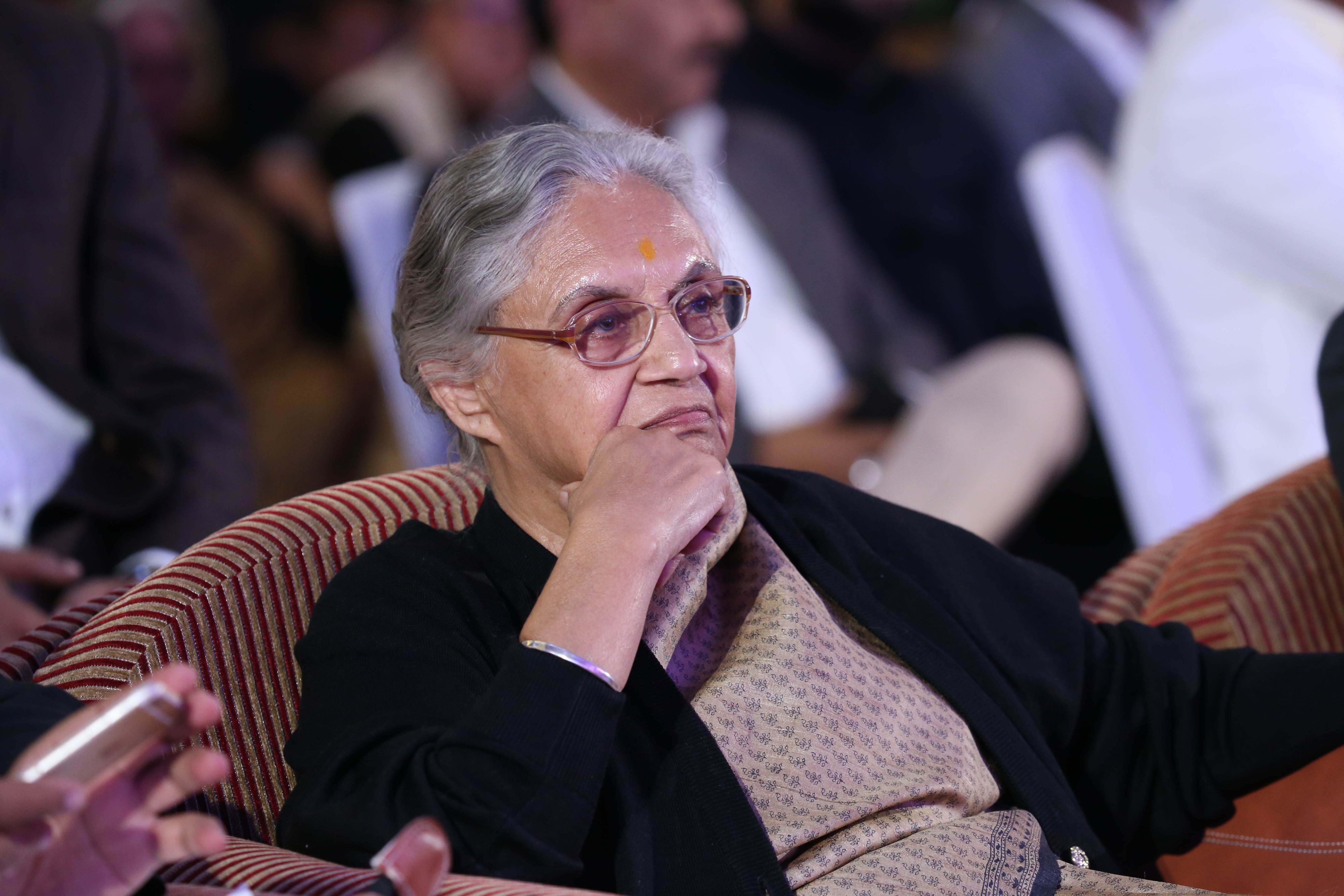 कॉलेज में प्यार और बस में इजहार, कुछ ऐसी थी शीला दीक्षित की लव स्टोरी ...