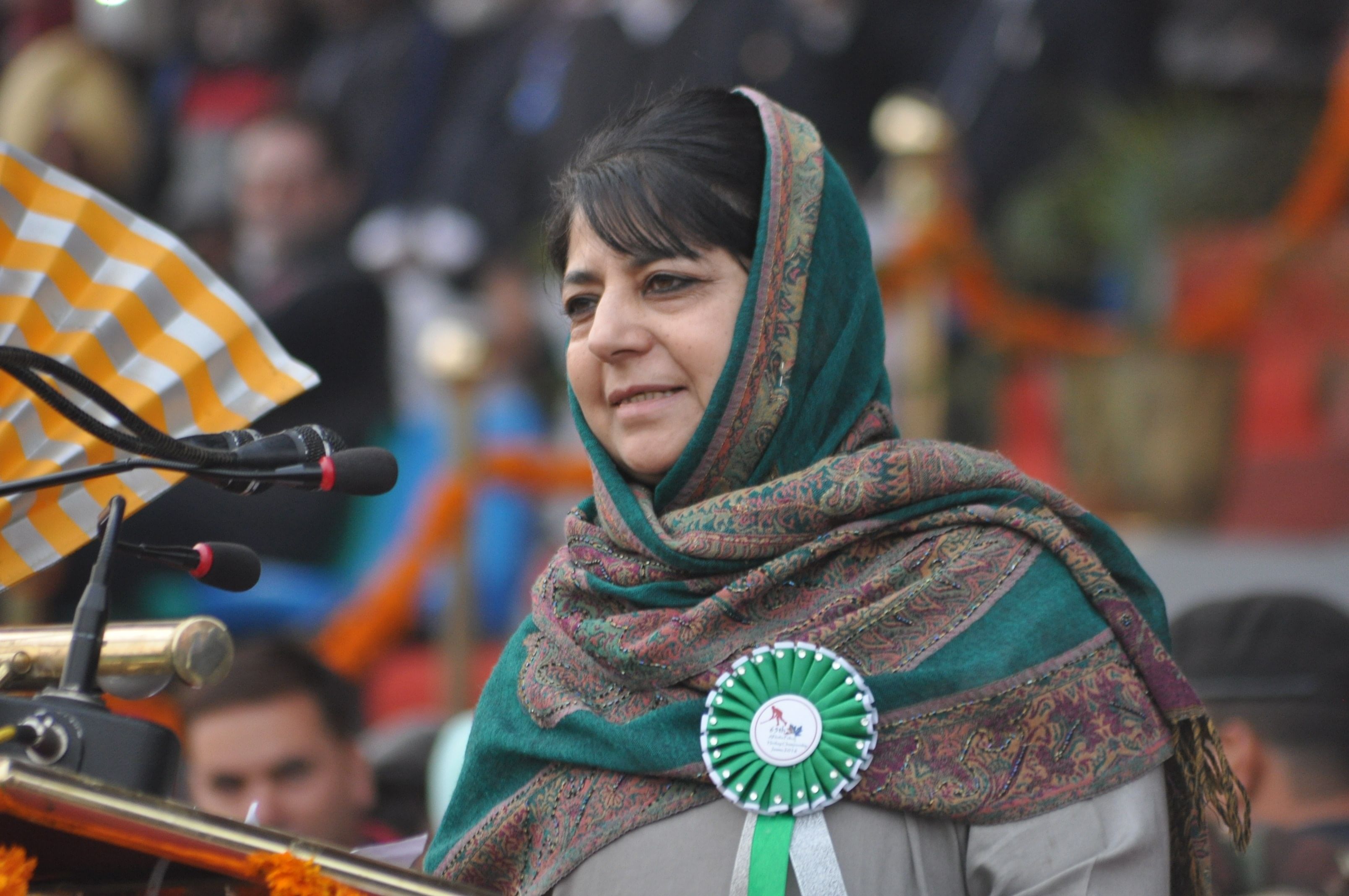 J&k:महबूबा मुफ्ती ने राजदान सुरंग निर्माण, गुरेज-अस्तूर मार्ग खोलने पर ...