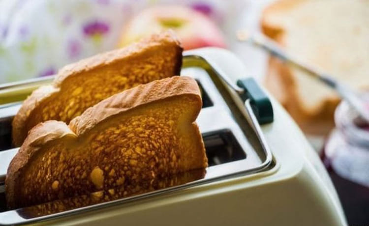 टोस्ट सेंक कर खाते हैं? पढ़िए ये चौंका देने वाली खबर - Can Eating Burnt ...