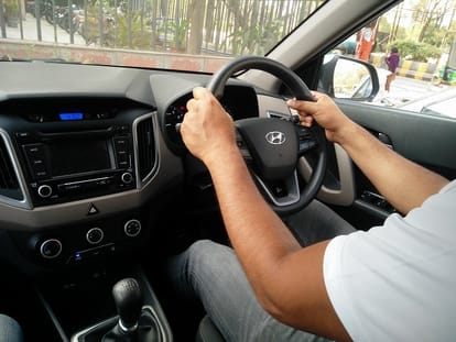 What Is Correct Sitting Posture While Driving Car Driving Position ...
