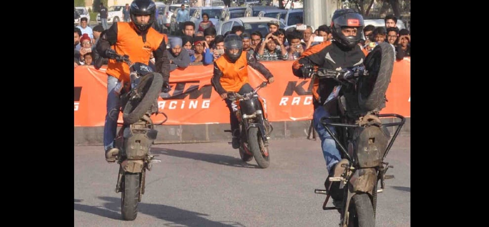 Mtv Stunt Winner Monty ने दिखाया हैरत में डालने वाला कारनामा ...