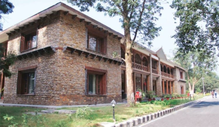 Cm House In Uttarakhand - Amar Ujala Hindi News Live - जहां रहने से ...