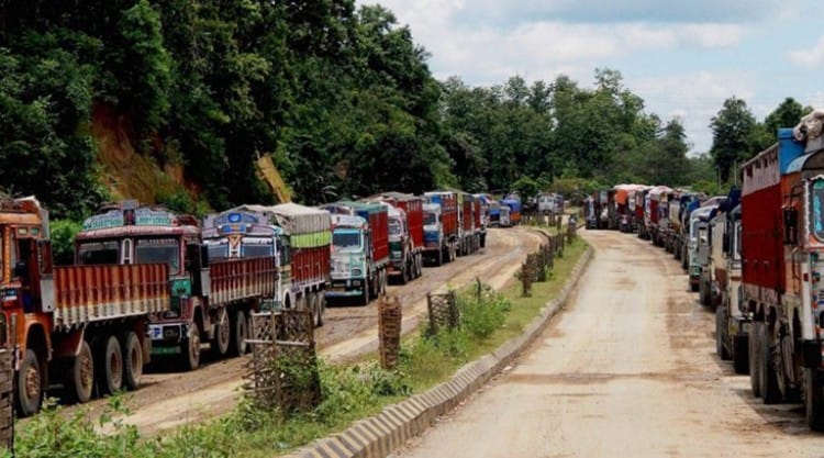 चार महीने बाद मणिपुर से हटी आर्थिक नाकाबंदी - Manipur Economic Blockade ...