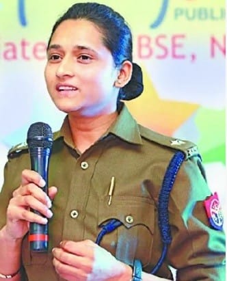 छात्रा बनकर थाने पहुंचीं डिप्टी एसपी ने दी चोरी की तहरीर, मुंशी ने ...