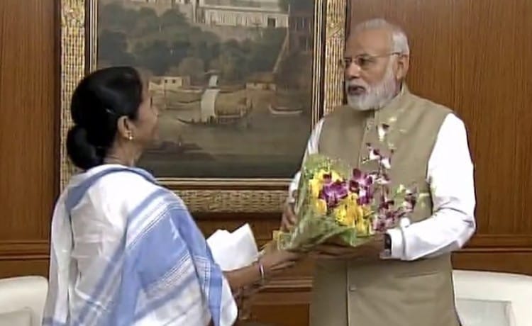 ममता ने की मोदी से मुलाकात, फंडिग समेत कई मुद्दों पर हुई बात - Mamata ...
