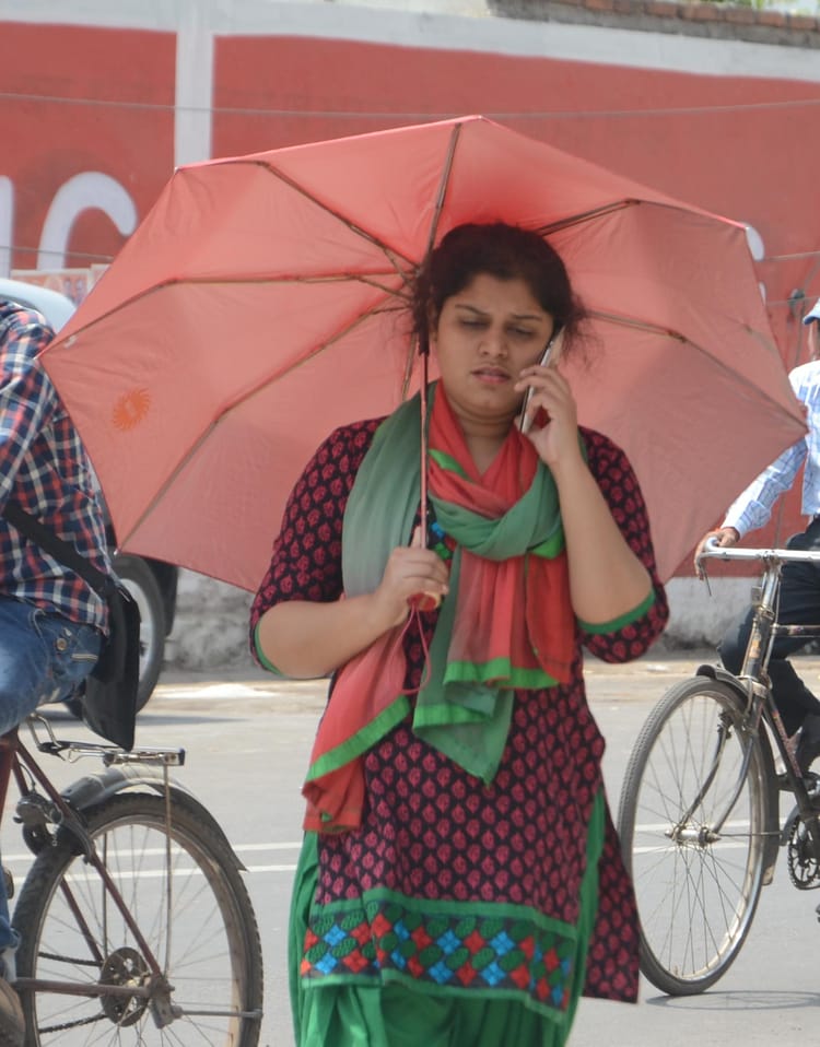 लखनऊ मौसम:तपती धूप संग चढ़ेगा पारा, झेलने होंगे लू के थपेड़े - Lucknow ...