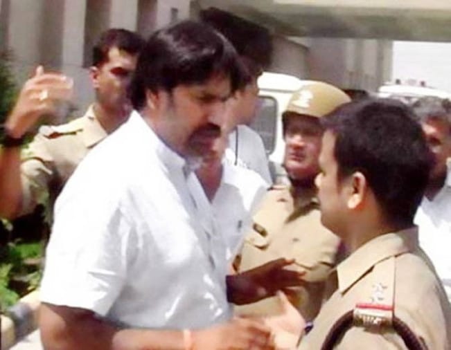 Pm मोदी ने बाबा रामदेव के जिस इंस्टीट्यूट का उद्धाटन किया, उसका Ceo है ...