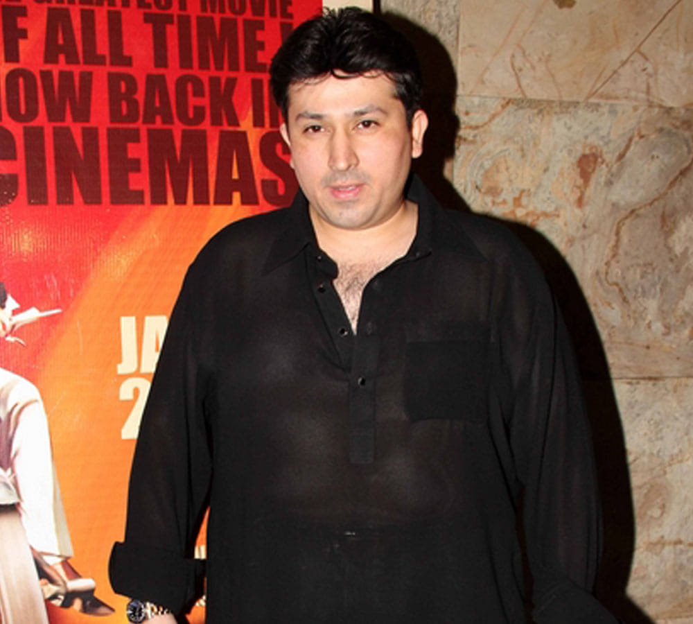 Amjad Khan Younger Son Seemab Khan Became Cricketer After Assisting In ...