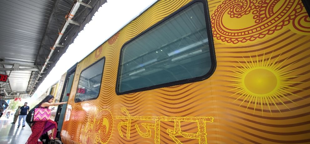 तेजस एक्सप्रेस के समय में रेलवे वोर्ड ने किया बदलाव, ट्रेन नंबर भी जारी ...