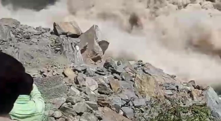 बदरीनाथ हाईवे पर हुए भूस्खलन की Exclusive तस्वीरें, देखिए - Exclusive ...