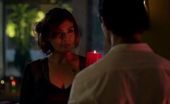 इस न्यूकमर एक्टर पर आया रवीना टंडन का 'दिल', दे दिए 'हॉट सीन ...