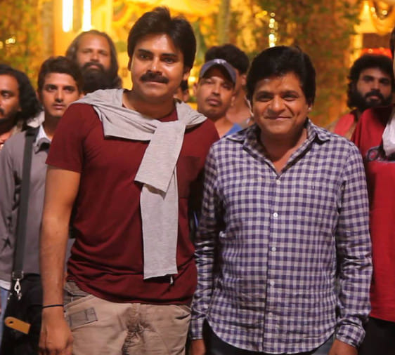 साउथ की हर दूसरी फिल्म में दिखता है ये एक्टर, चंद घंटों में ही कमा लेता ...