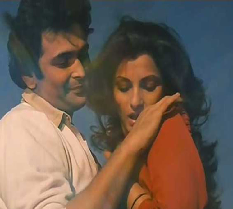 Dimple Kapadia Wardrobe Malfunction During 'sagar' Movie Starring Rishi ...