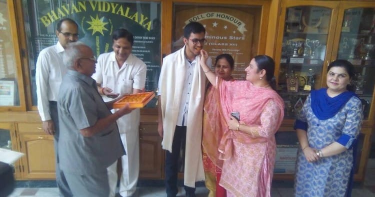 Jee Advanced 2017 Topper Sarvesh Mehtani Interview - Amar Ujala Hindi ...